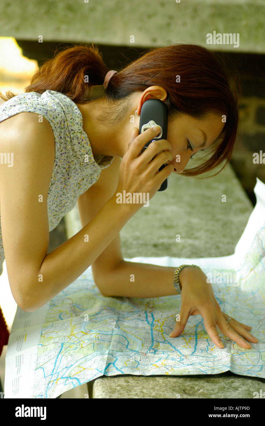 Lady asking for directions hi-res stock photography and images - Alamy