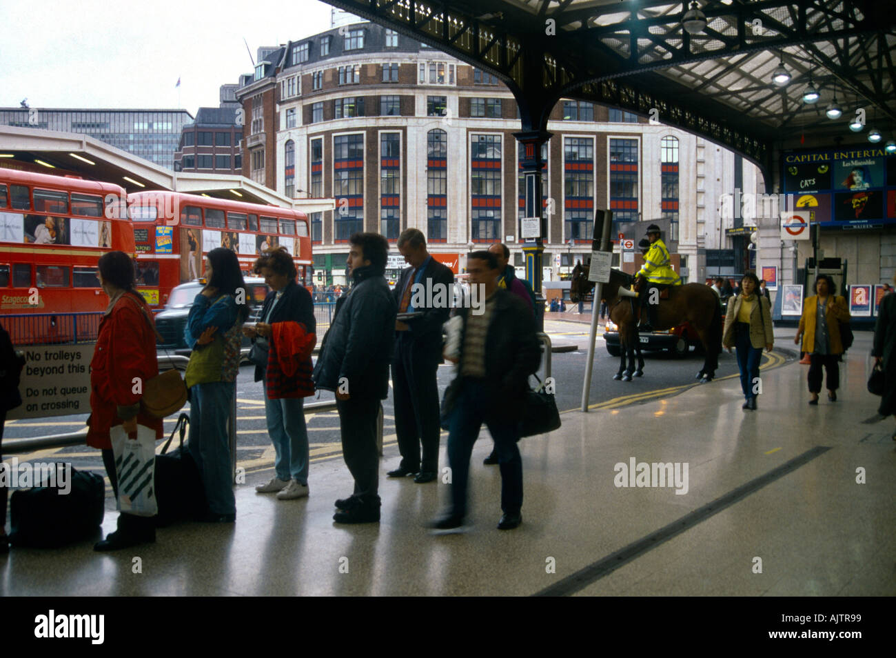 Bus queue england hi-res stock photography and images - Alamy