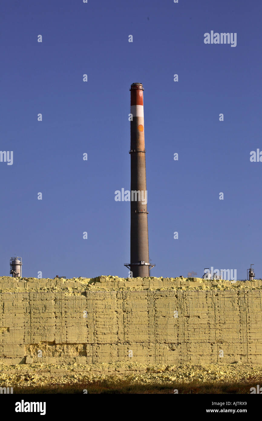 Shell Refinery plant S of Pincher Creek in southwestern Alberta Canada ...