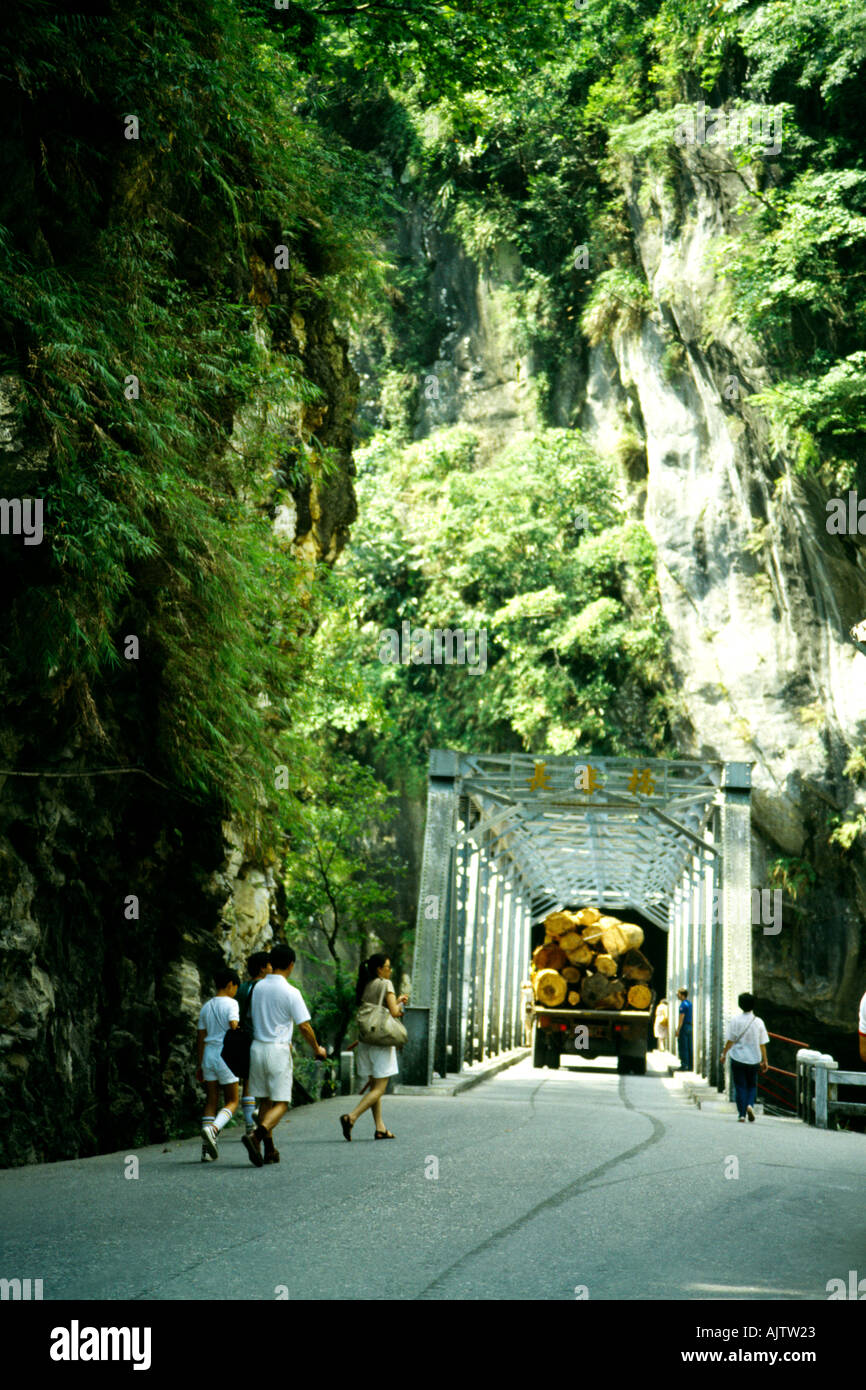 Taroko Gorge Taiwan Loaded Lorry On Bridge Stock Photo - Alamy
