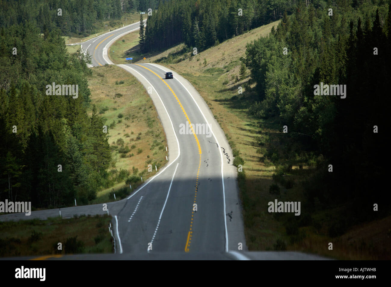 Highway 40 from the turnoff into Peter Lougheed Provincial Park in ...