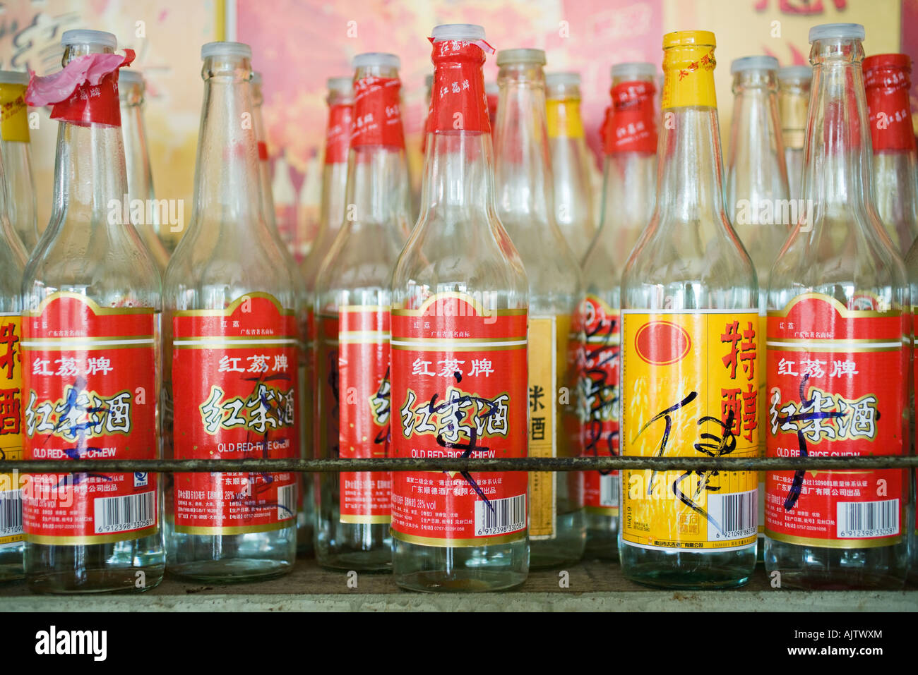 Empty soft drink bottle no label hi-res stock photography and images ...