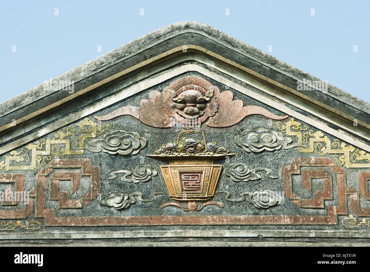 Chinese temple, decorative roof line, close-up Stock Photo - Alamy