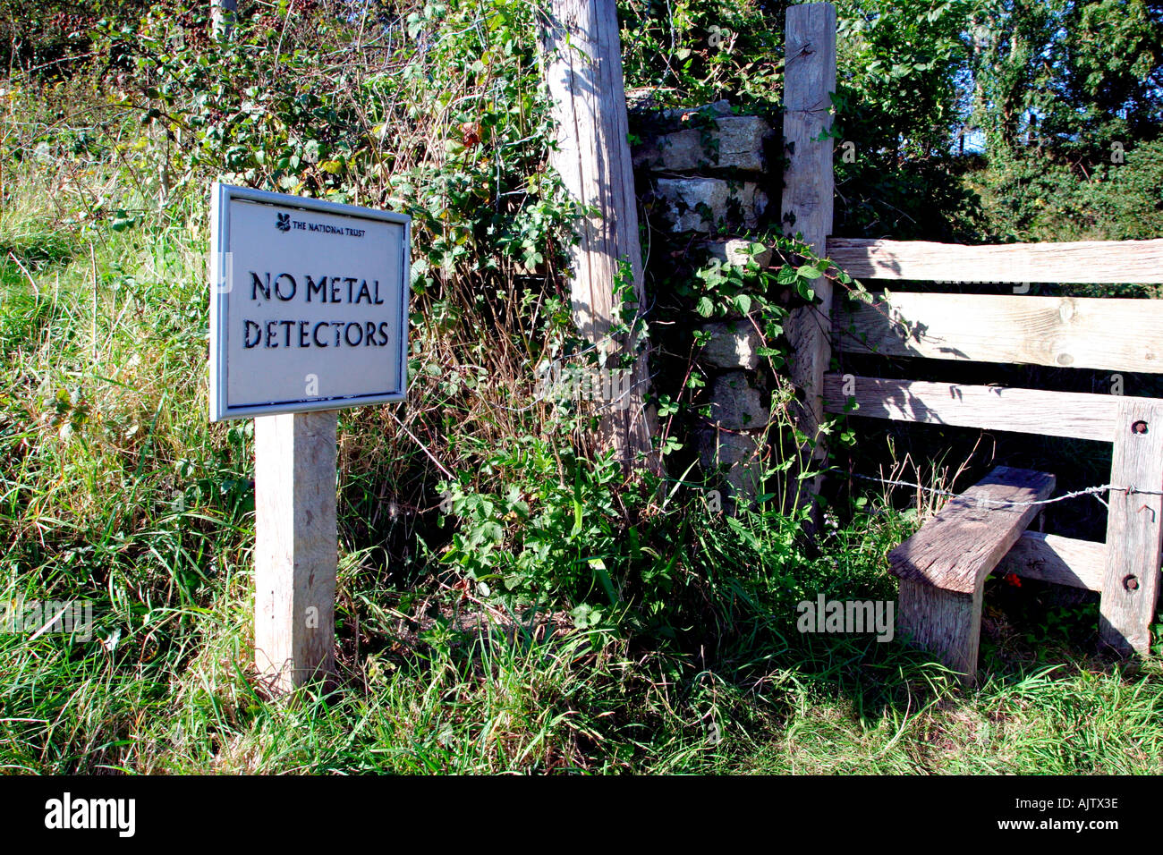 No Metal Detectors sign Stock Photo - Alamy