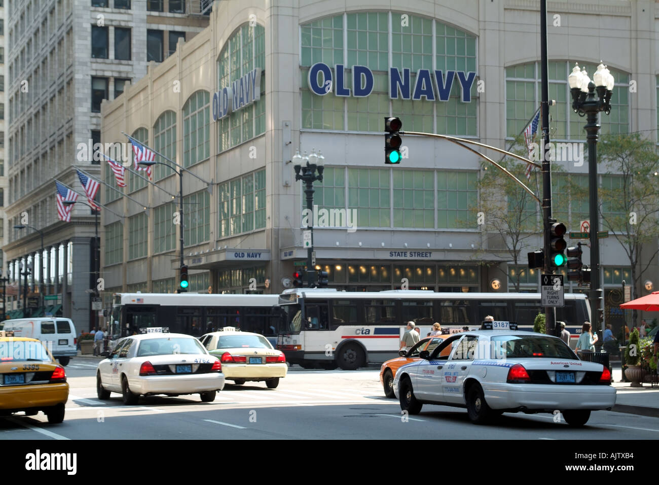 Old Navy Store on State Street downtown Chicago Illinois USA Stock ...