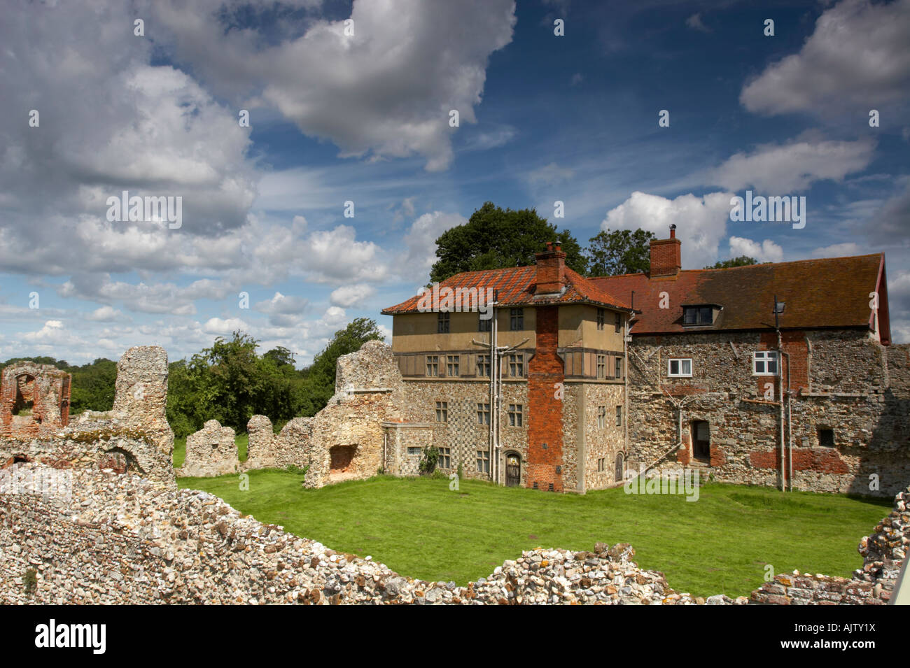 Leiston abbey hi-res stock photography and images - Alamy