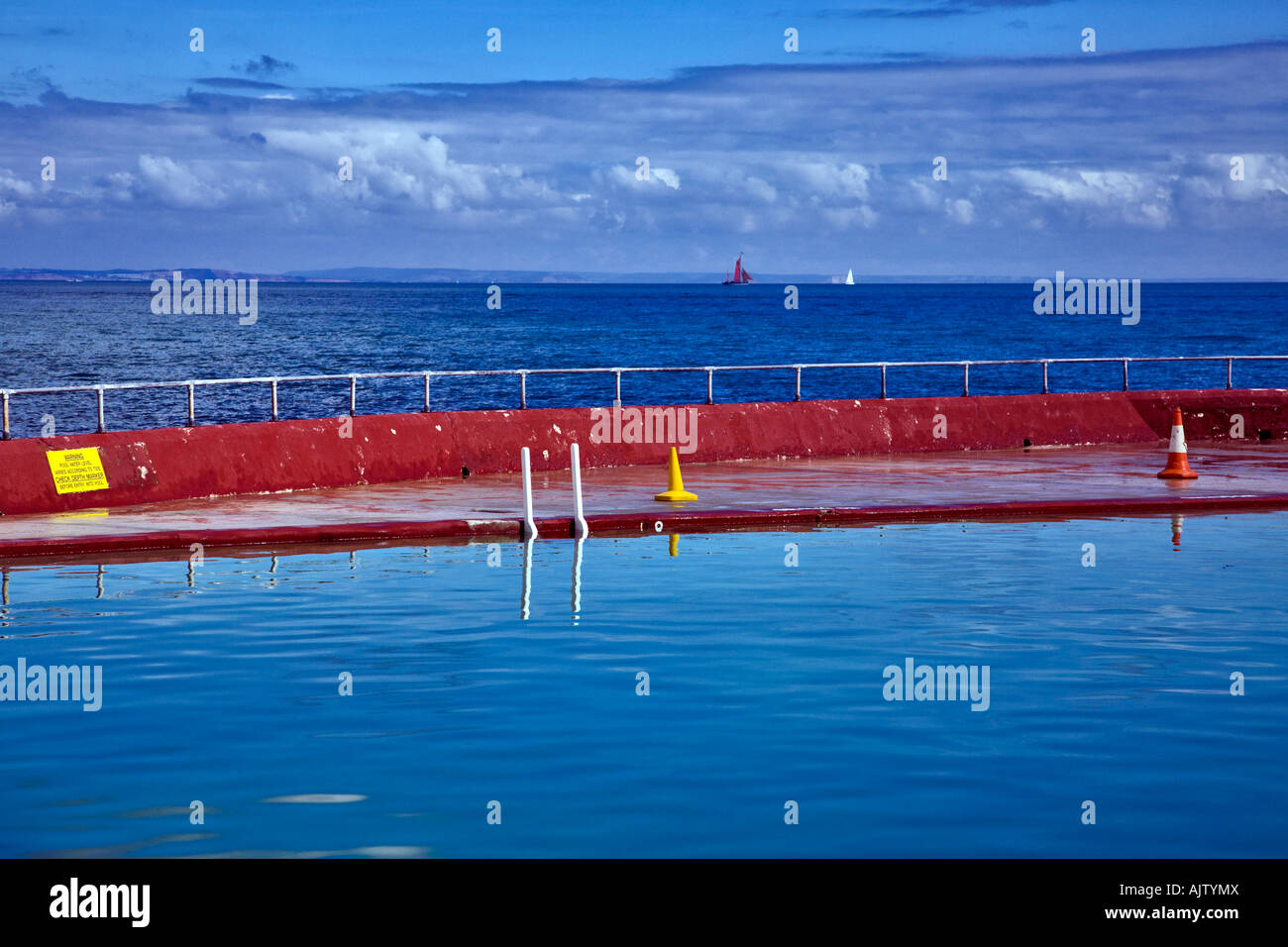 Art Deco Pool tidal saltwater Stock Photo - Alamy