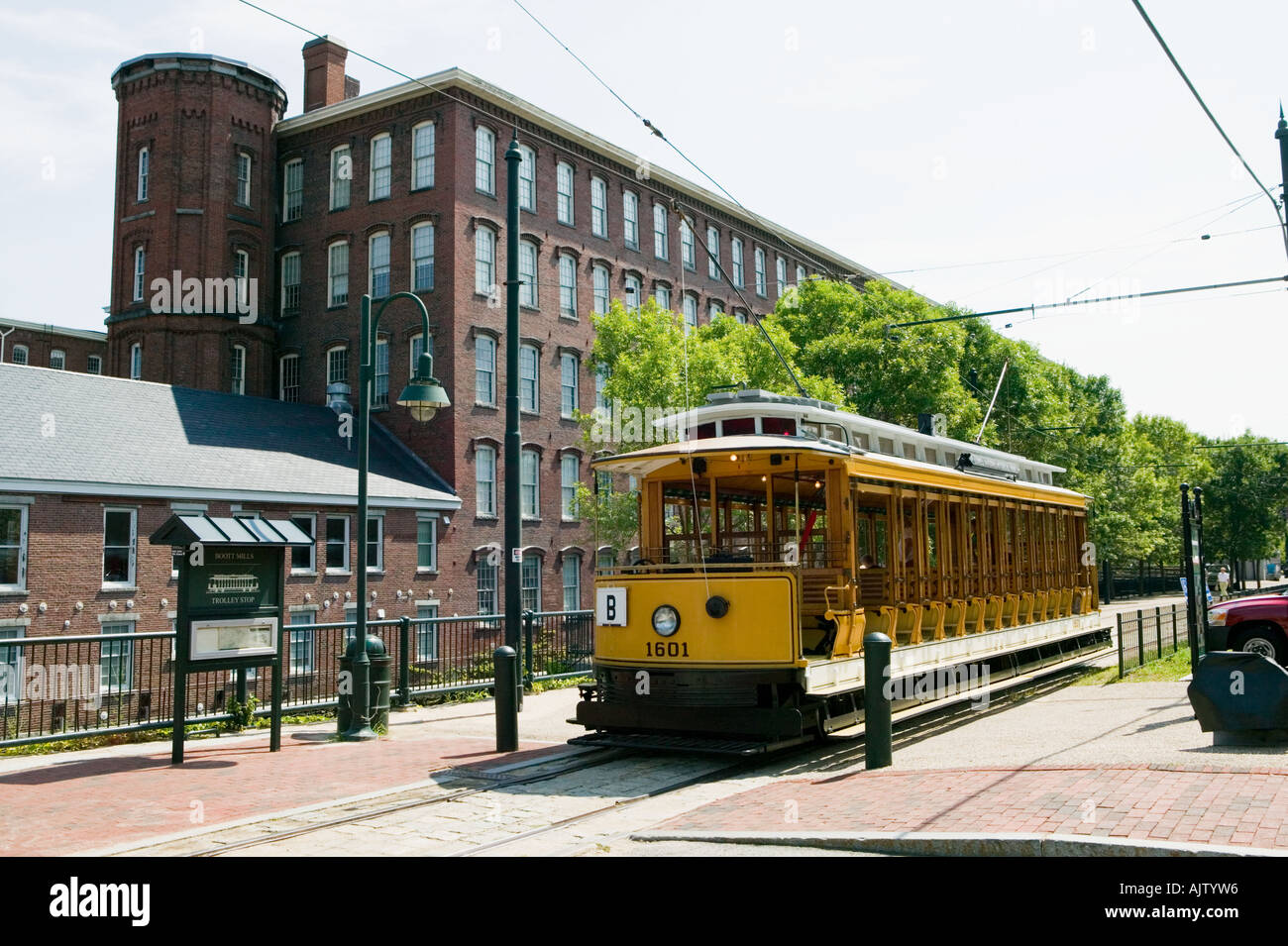 Boott cotton mills museum lowell hi-res stock photography and images ...