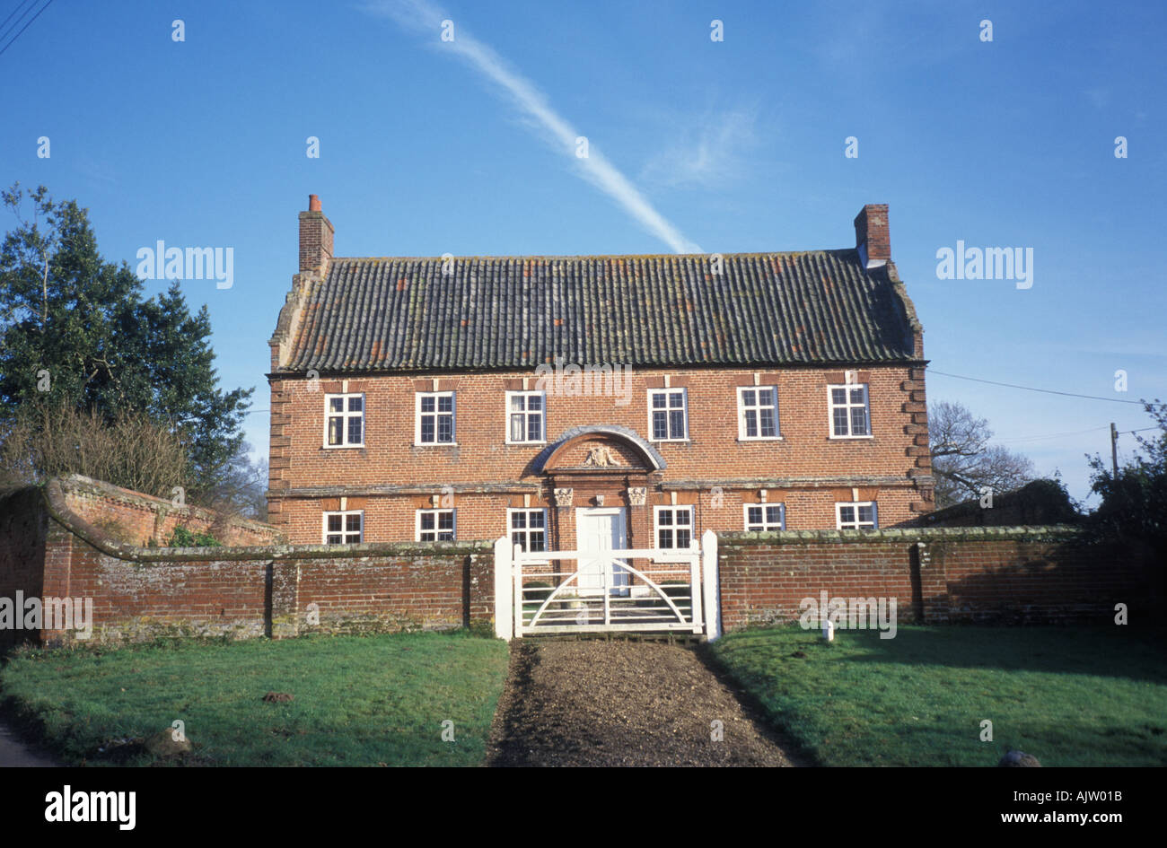 Segmental pediment over door hi-res stock photography and images - Alamy