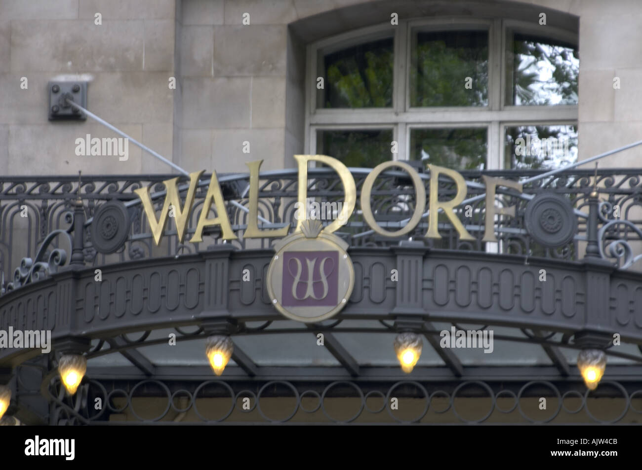Waldorf hotel london aldwych hi-res stock photography and images - Alamy