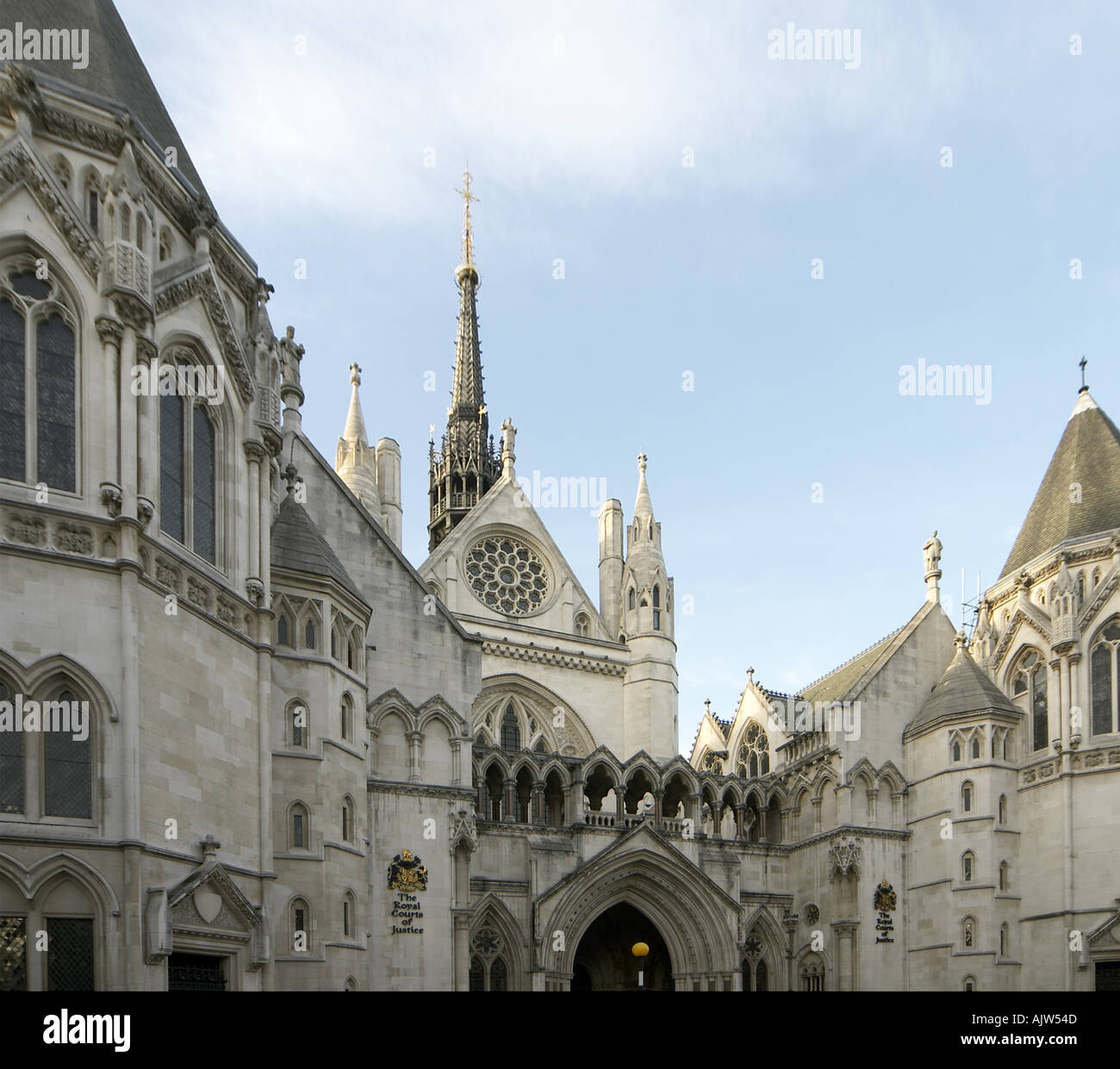 Royal Courts of Justice Strand London WC2 England 2004 Stock Photo - Alamy