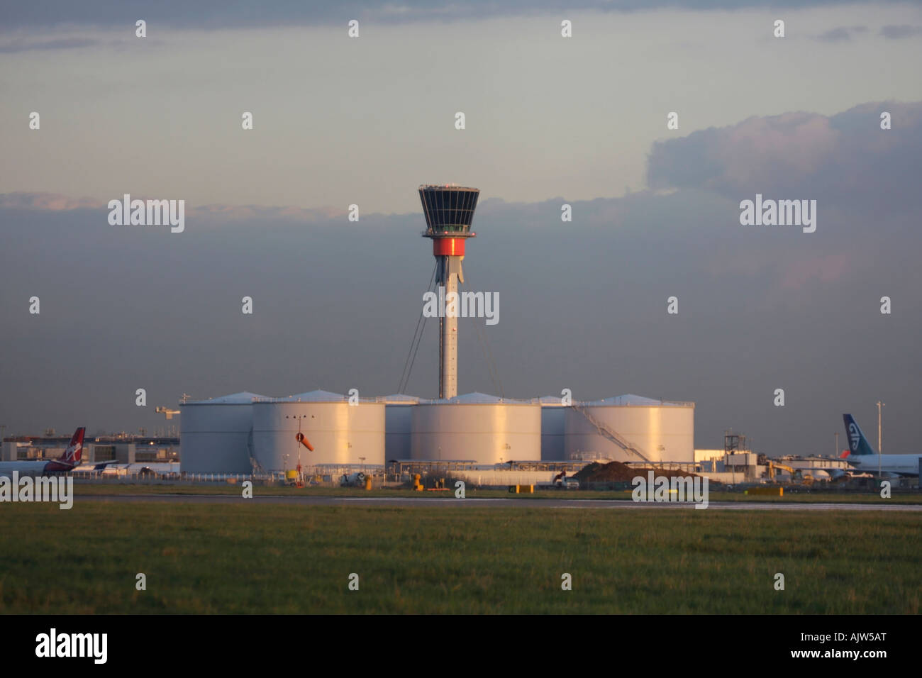 Air traffic control officers hi-res stock photography and images - Alamy