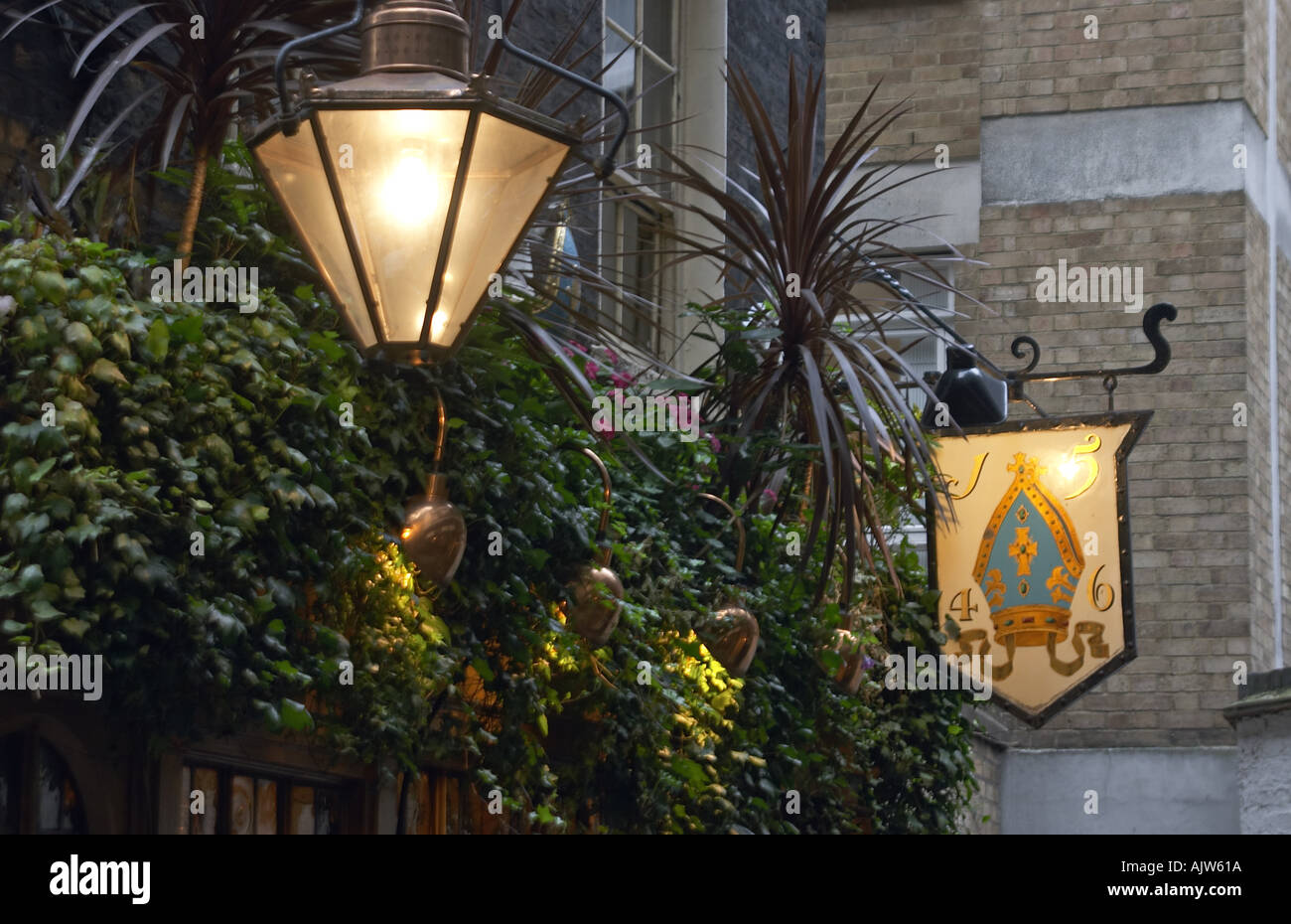 Mitre Pub Hatton Garden London EC1 Stock Photo - Alamy