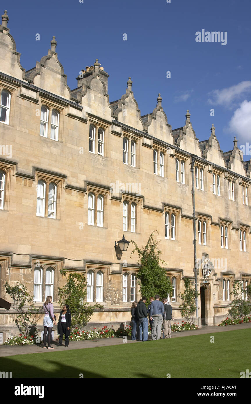 Oriel gardens hi-res stock photography and images - Alamy