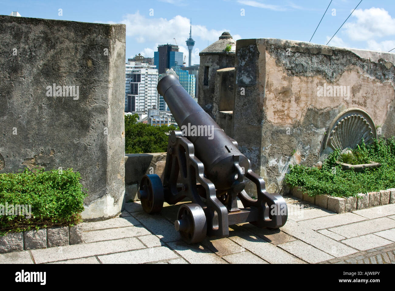 Canon in historic monte fort hi-res stock photography and images - Alamy
