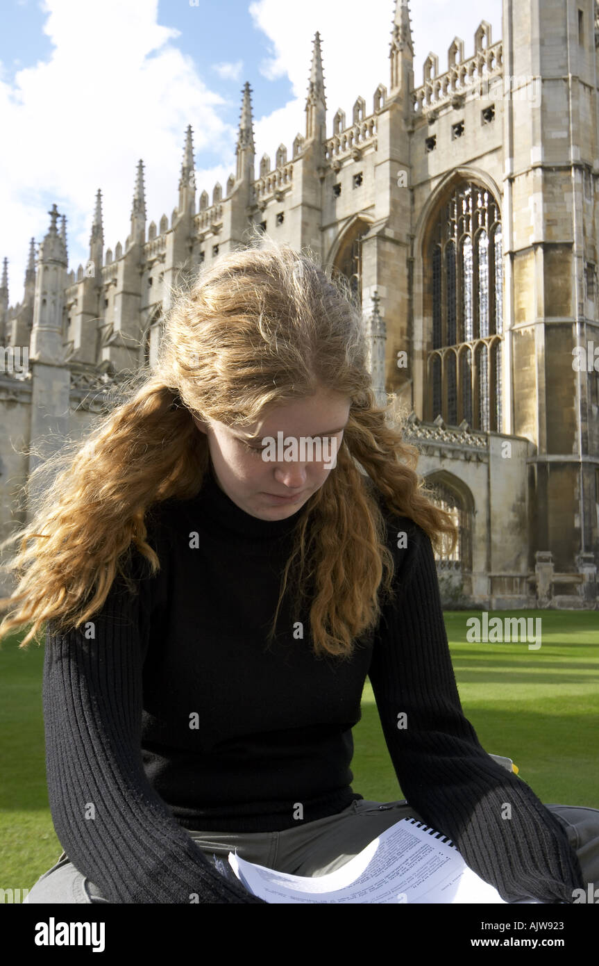 Cambridge students studying outside hi-res stock photography and images ...
