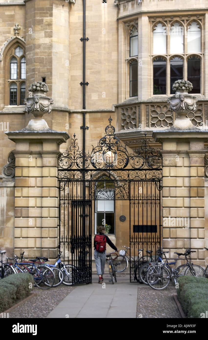 Clare college cambridge university gate hi-res stock photography and ...