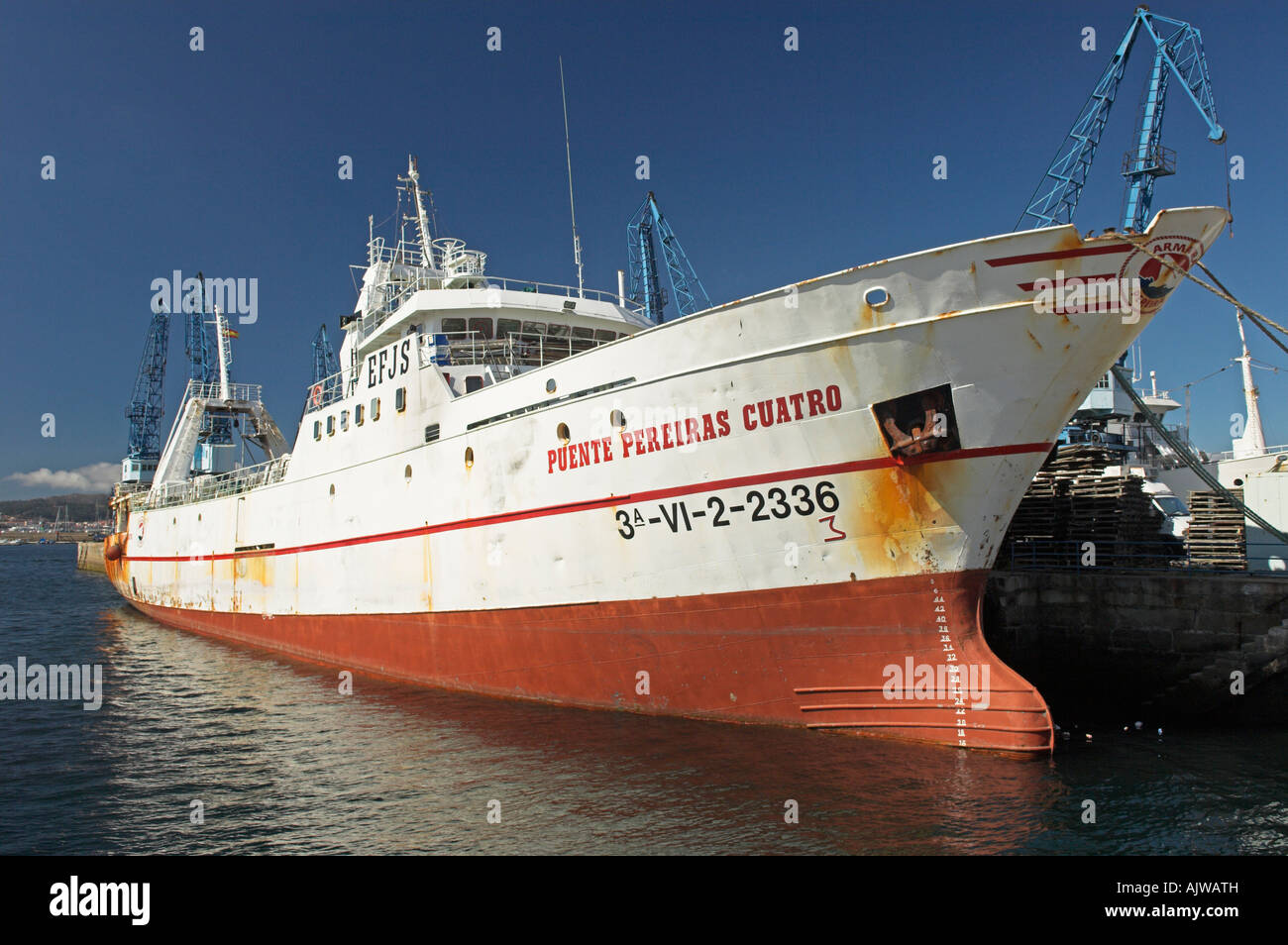 Ship refitting hi-res stock photography and images - Alamy