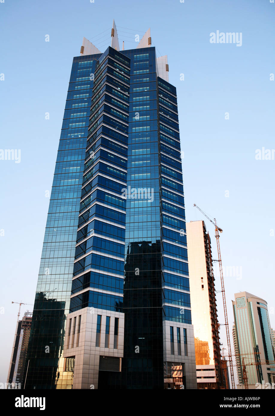 The building boom underway in Qatar in 2007 as the oil and gas rich ...