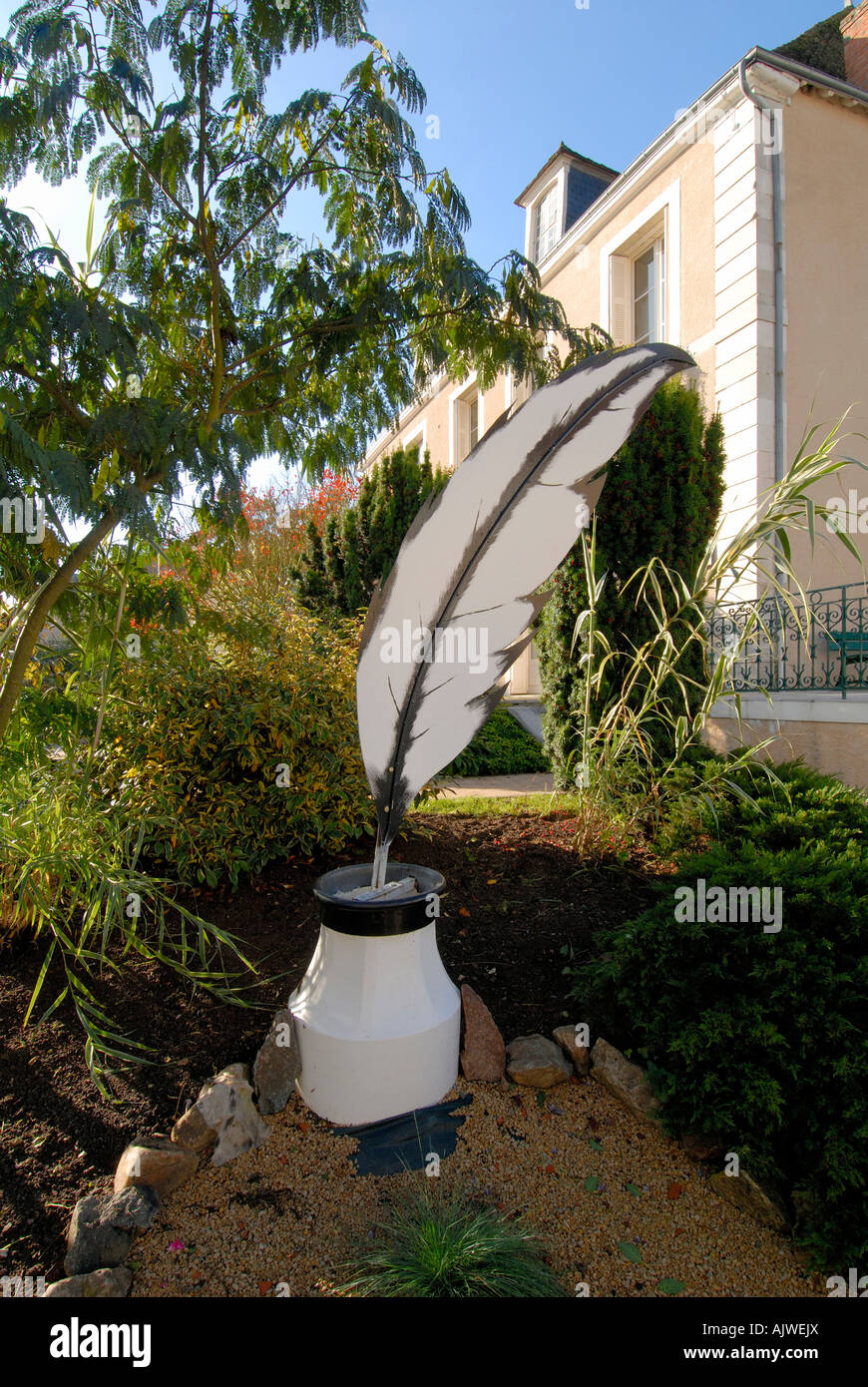 Ink pot hi-res stock photography and images - Alamy