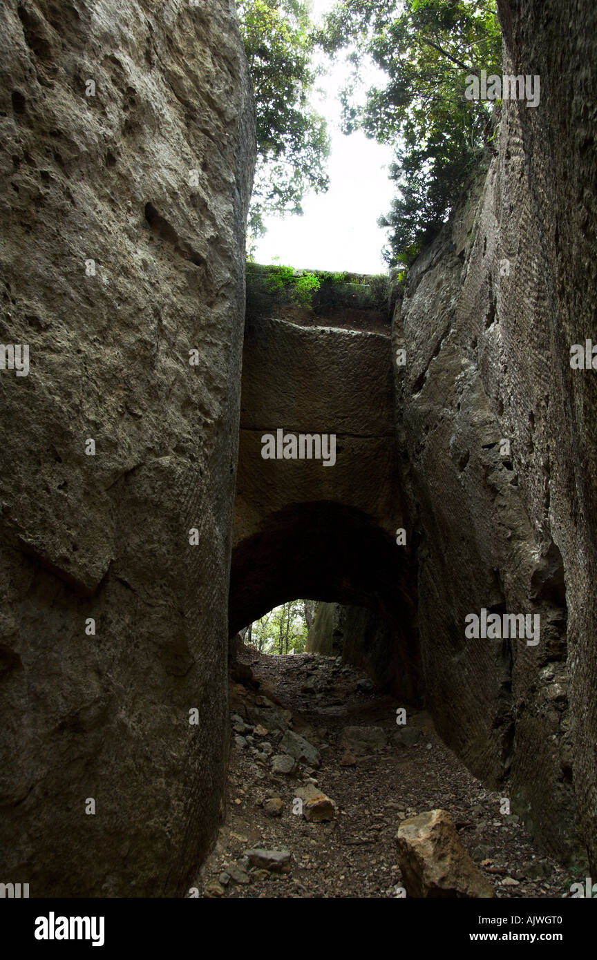 Mons aqueduct hi-res stock photography and images - Alamy