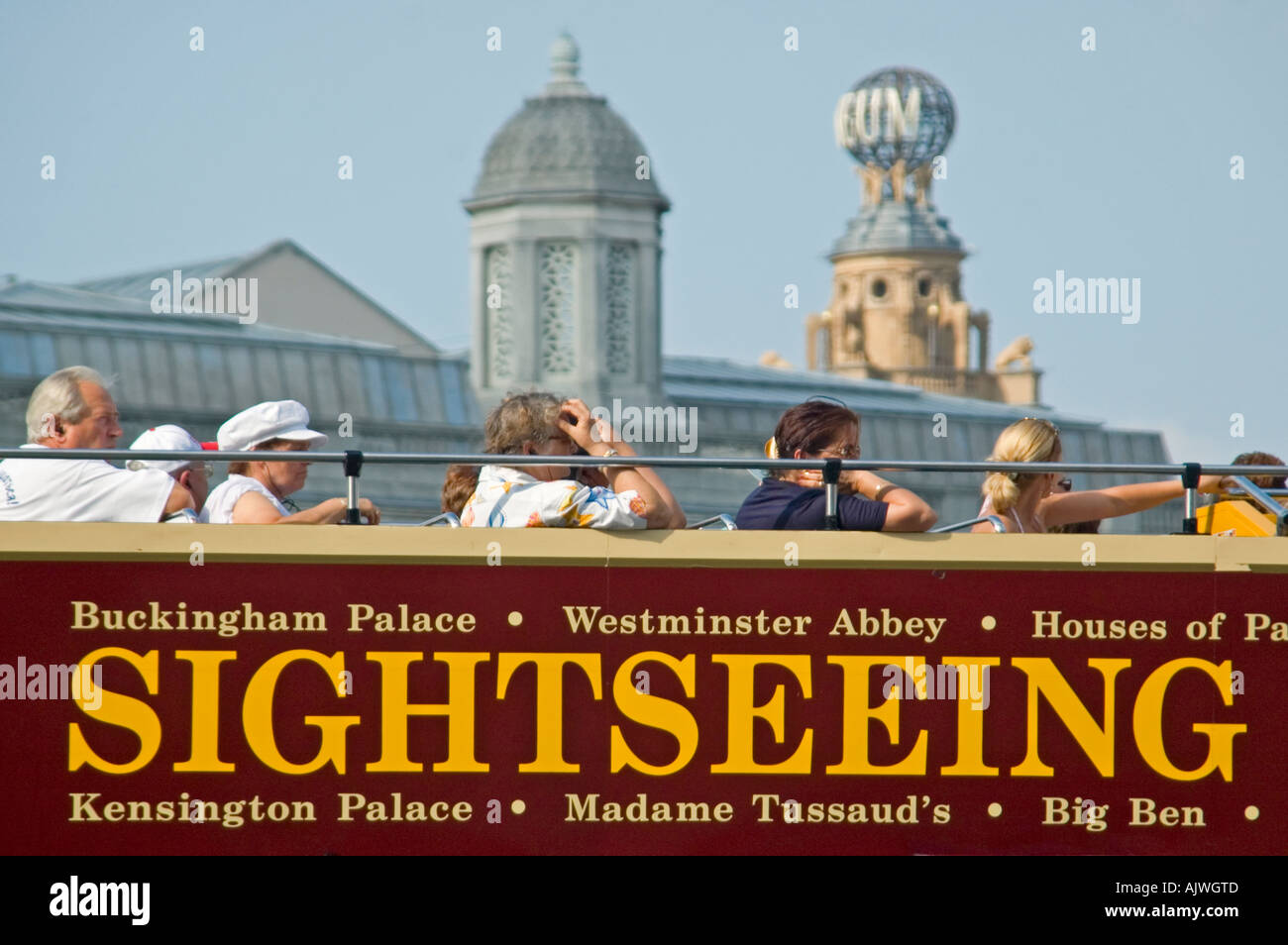 London in open topped bus hi-res stock photography and images - Alamy