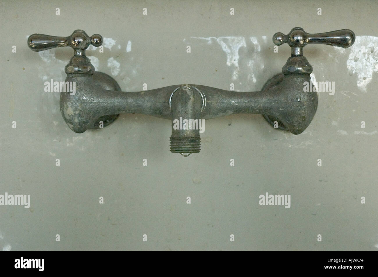 Faucets on water pipes hi-res stock photography and images - Alamy