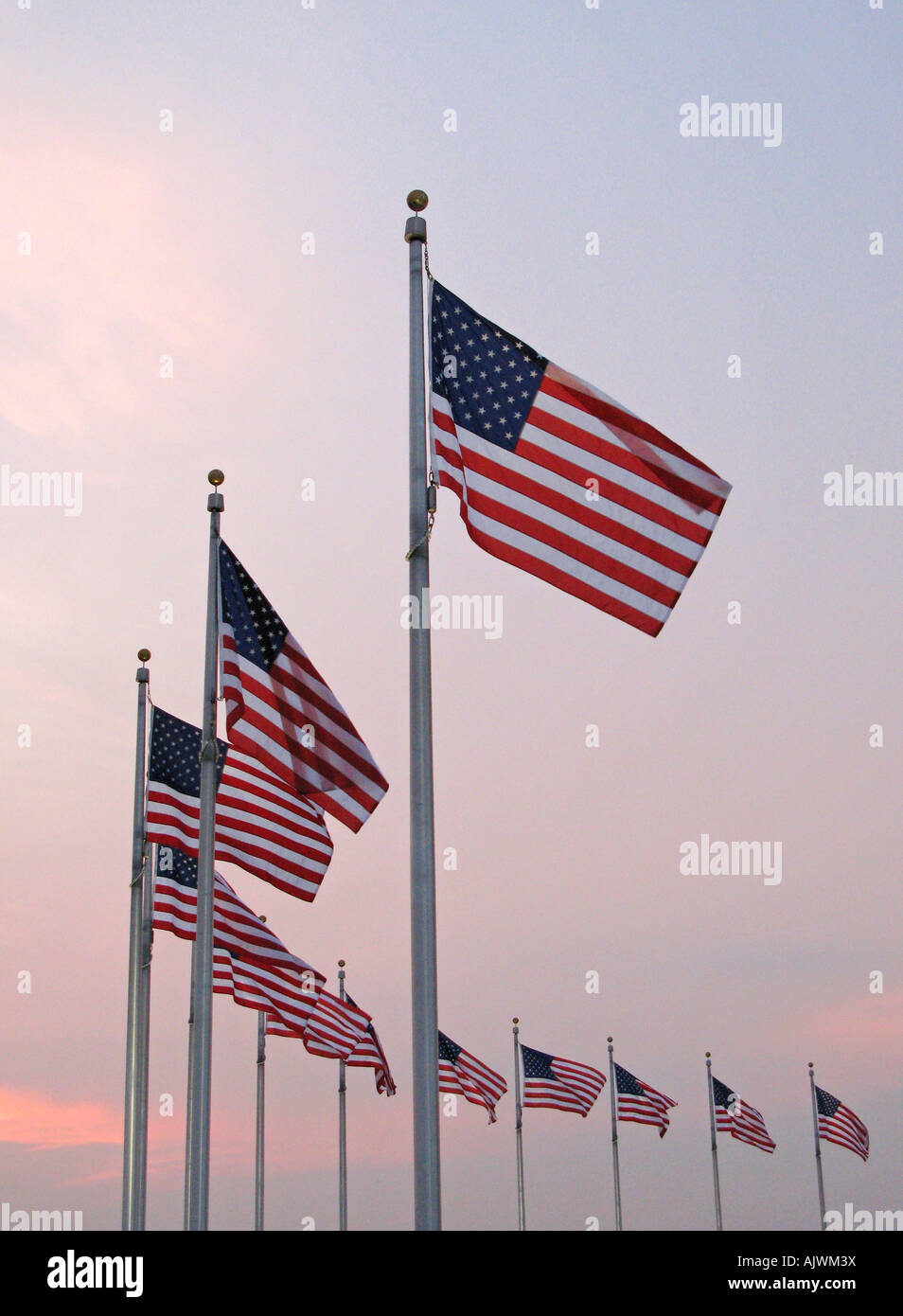 Circle of flags hi-res stock photography and images - Alamy