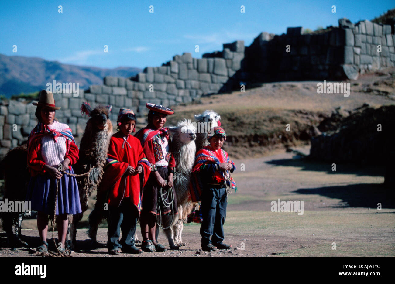 Indios peru hi-res stock photography and images - Alamy