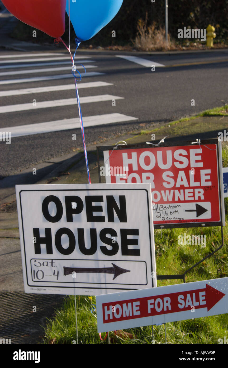 Open house for sale sign Stock Photo - Alamy