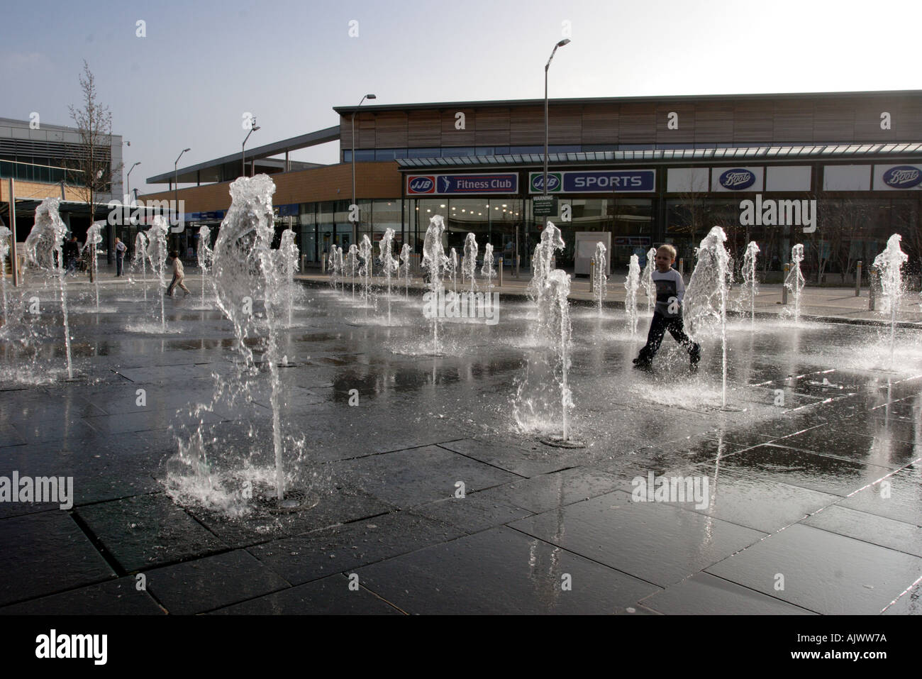 Fountain fountains water feature hi-res stock photography and images ...