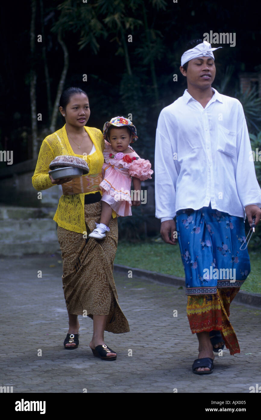 Indonesia Bali family Stock Photo - Alamy