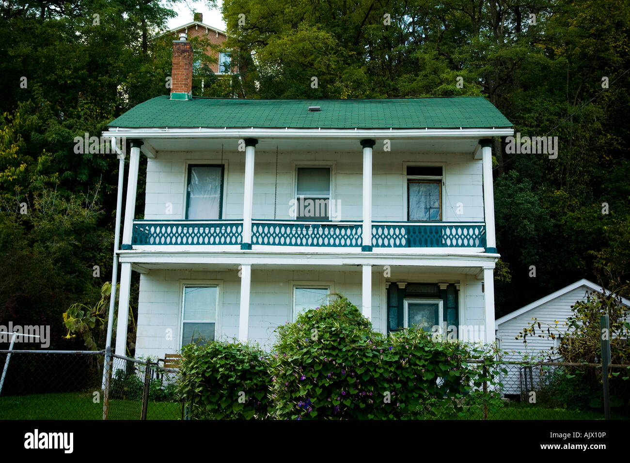 Old building on a Street in Geneva illinois Stock Photo - Alamy
