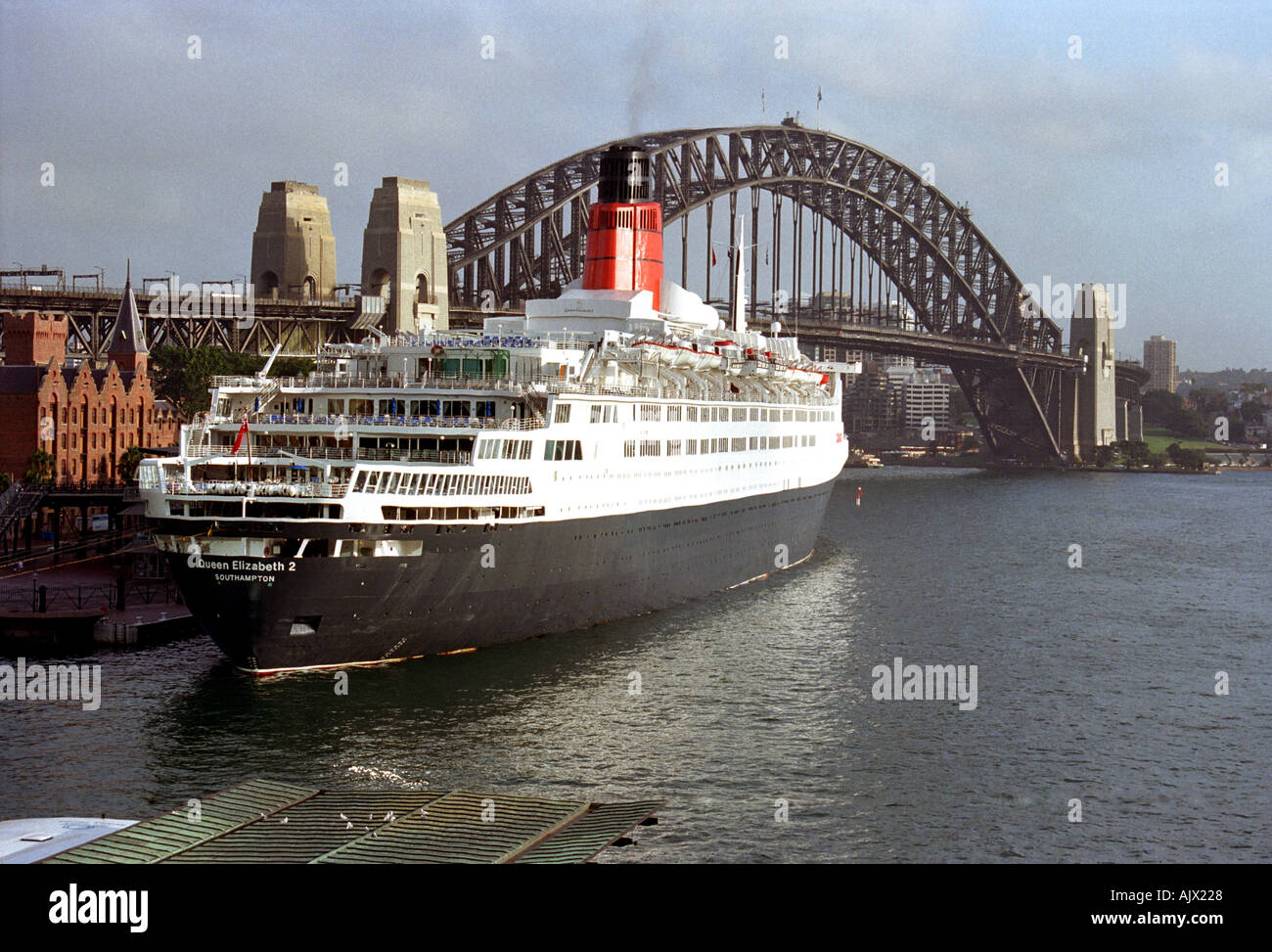 Queen elizabeth terminal hi-res stock photography and images - Alamy