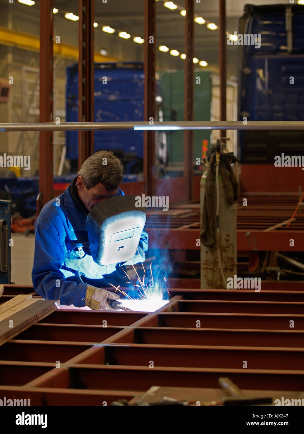 Welding chassis hi-res stock photography and images - Alamy