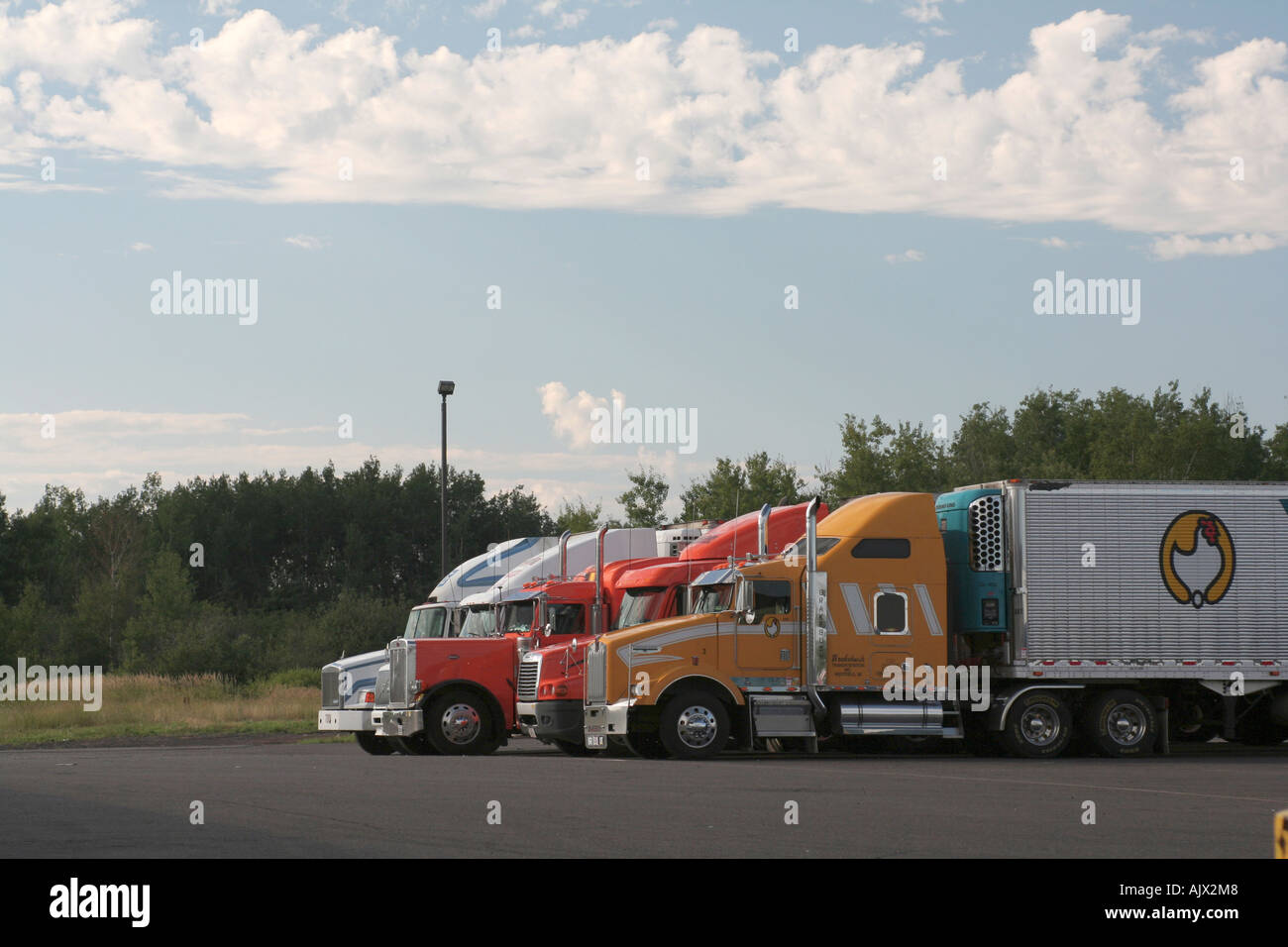 Tractor trailer rigs hi-res stock photography and images - Alamy