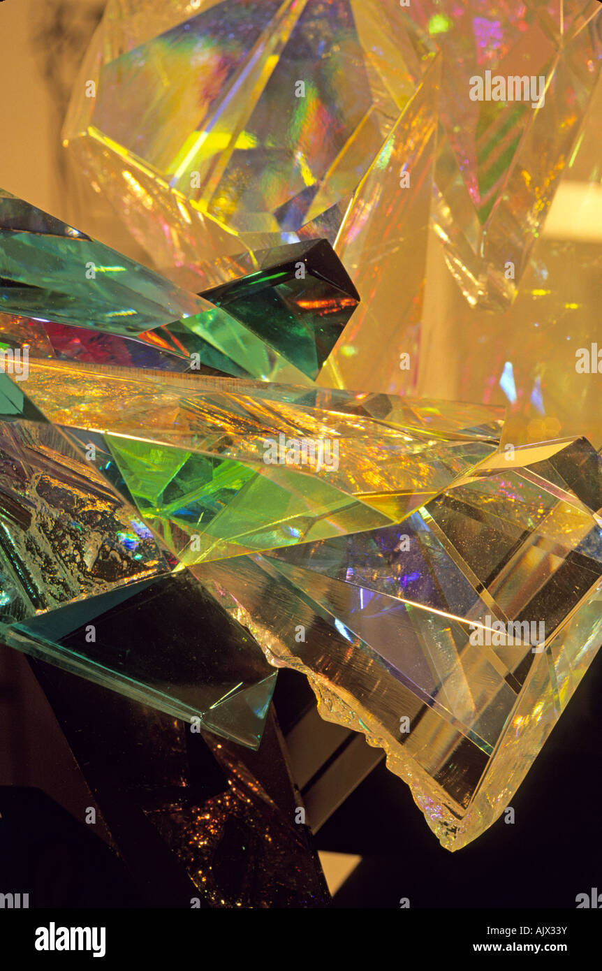 Crystal sculpture hi-res stock photography and images - Alamy