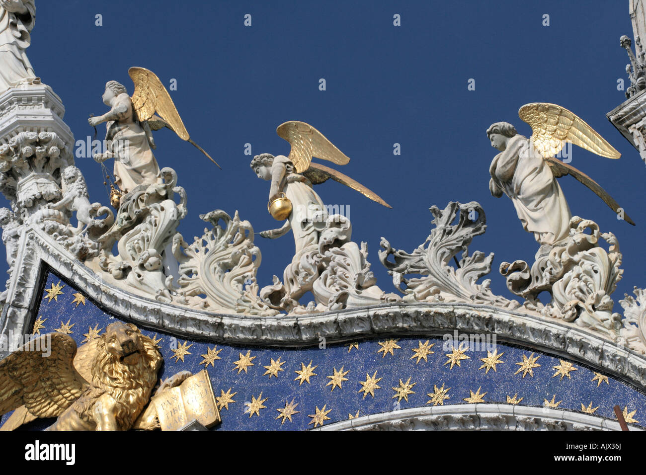 3 angels hi-res stock photography and images - Alamy