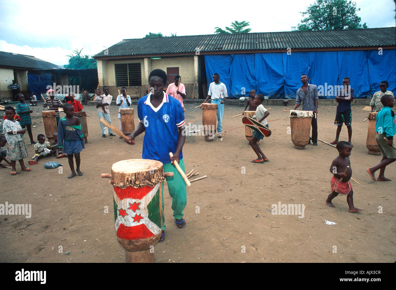 Tutsi tutsis hutu hi-res stock photography and images - Alamy