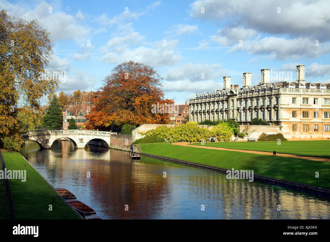 Cambridge university autumn hi-res stock photography and images - Alamy