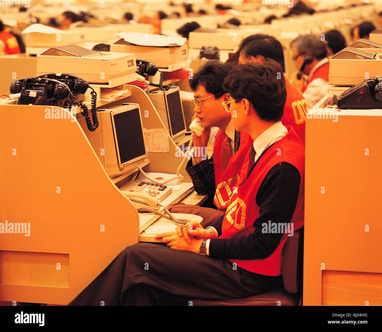 Floor trader hong kong stock hi-res stock photography and images - Alamy