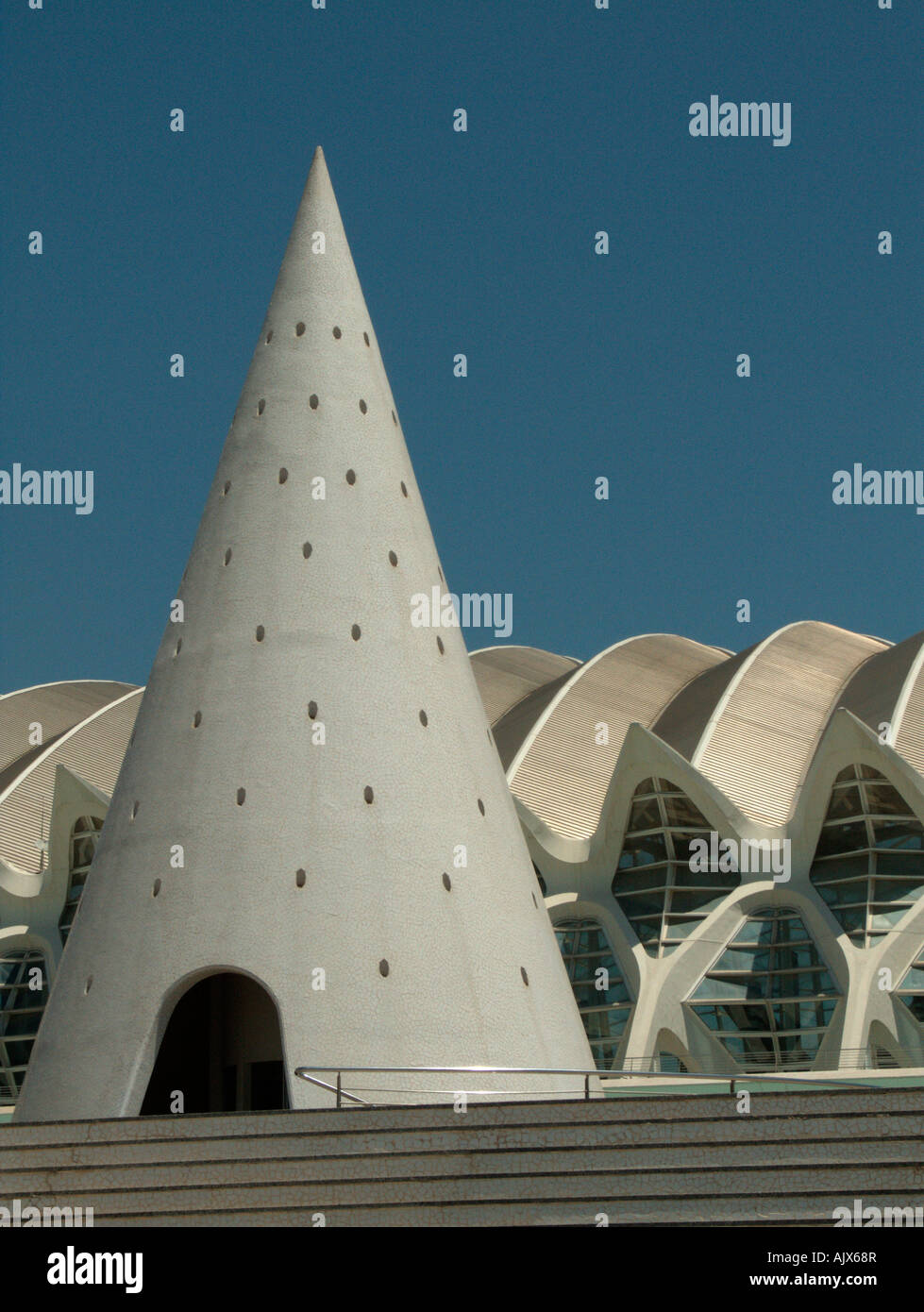 Conoid structure keeping the access to the basement, made in "trencadis ...