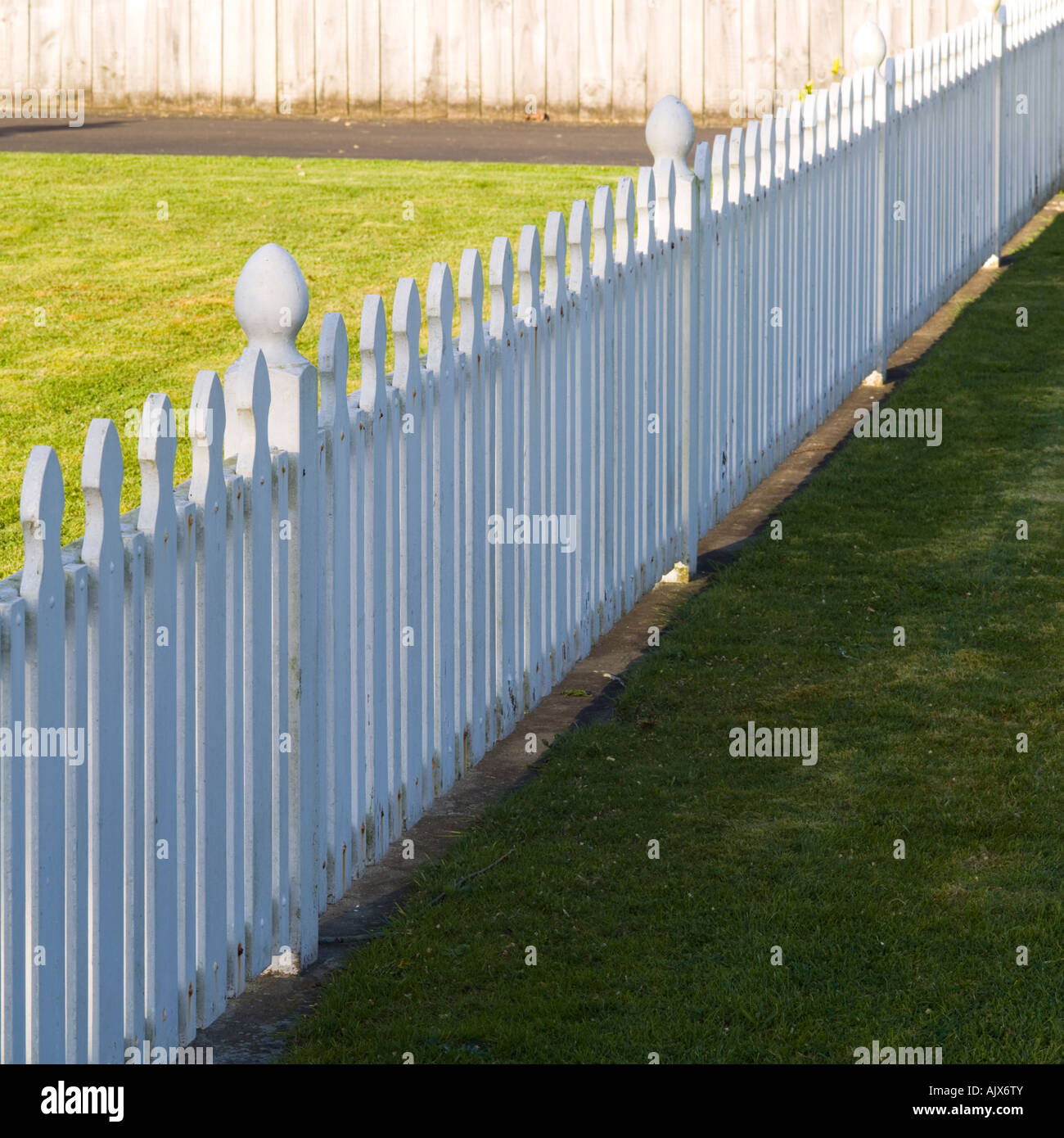 Short picket fence hi-res stock photography and images - Alamy