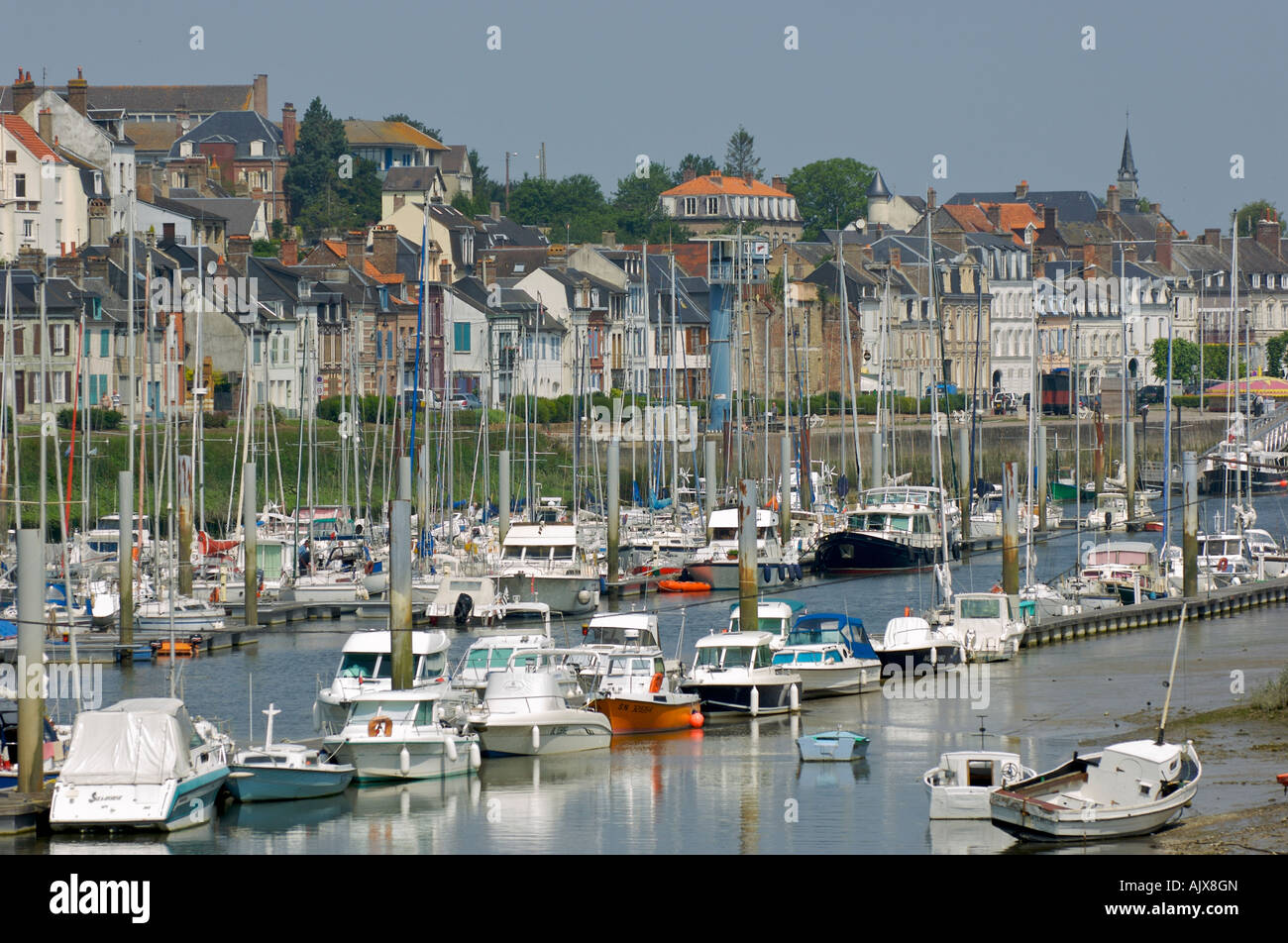 France saint valery sur somme port hi-res stock photography and images ...