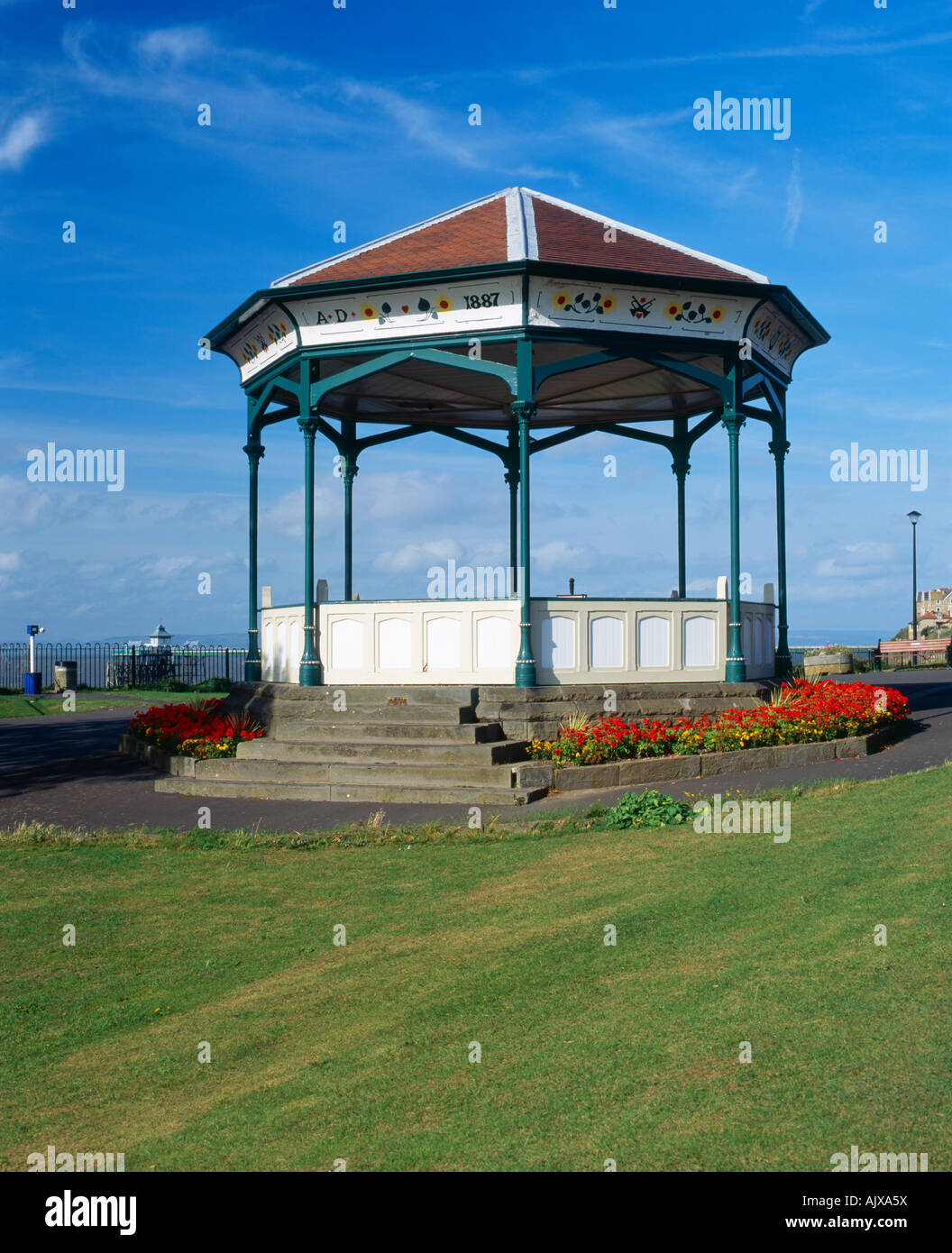 Clevedon promenade hi-res stock photography and images - Alamy