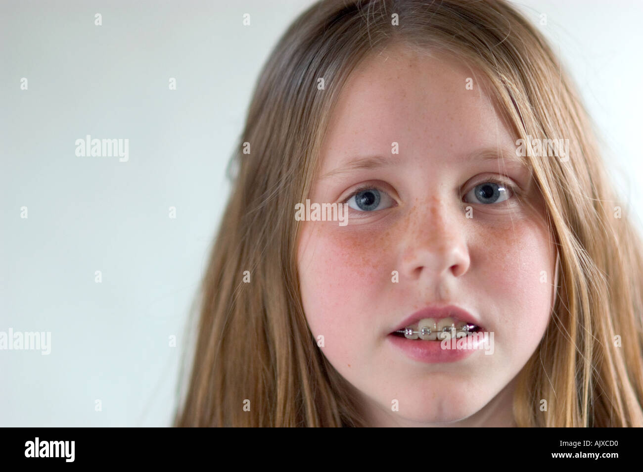 Average girl hi-res stock photography and images - Alamy