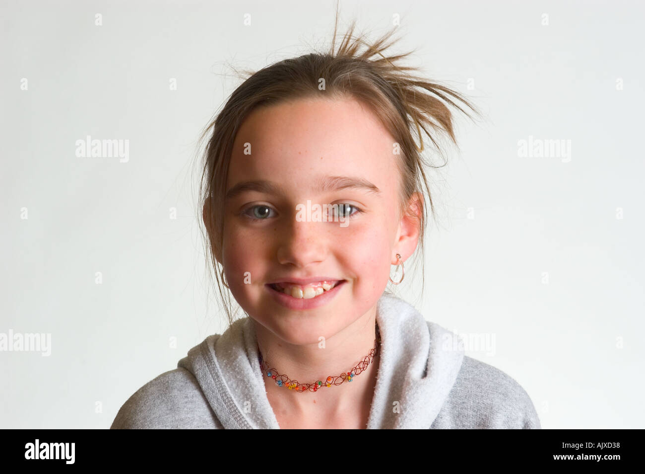 Average girl happy face smiling hi-res stock photography and images - Alamy