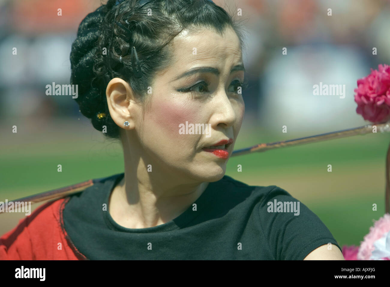Taiwanese dancer in colorful costume Stock Photo - Alamy