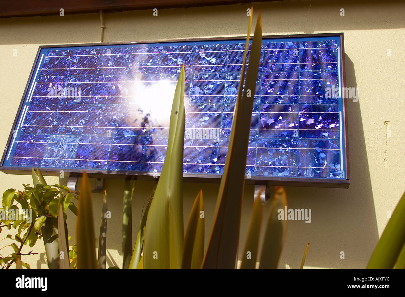 Solar panel garage hi-res stock photography and images - Alamy