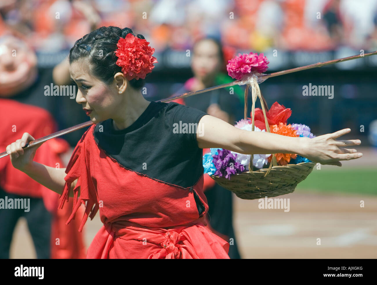 Taiwanese dancer in colorful costume Stock Photo - Alamy